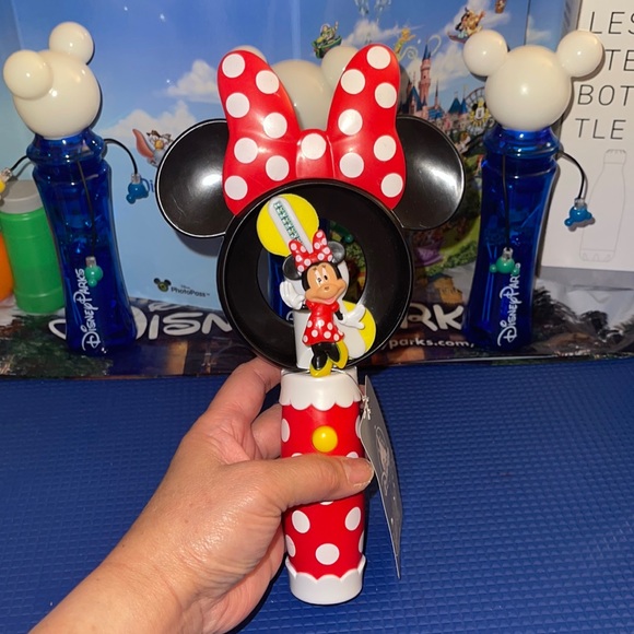 Disney | Toys | Disneyparks Exclusive Minnie Mouse Light Up Glow Wheel ...